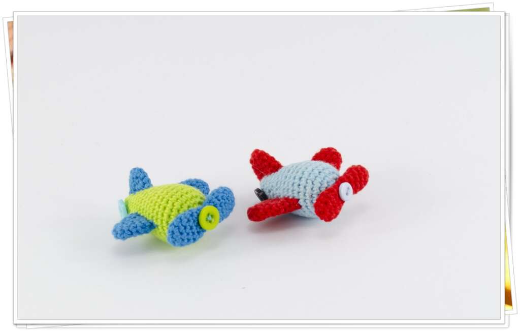 Crochet Mini Airplane – KnittingKitty